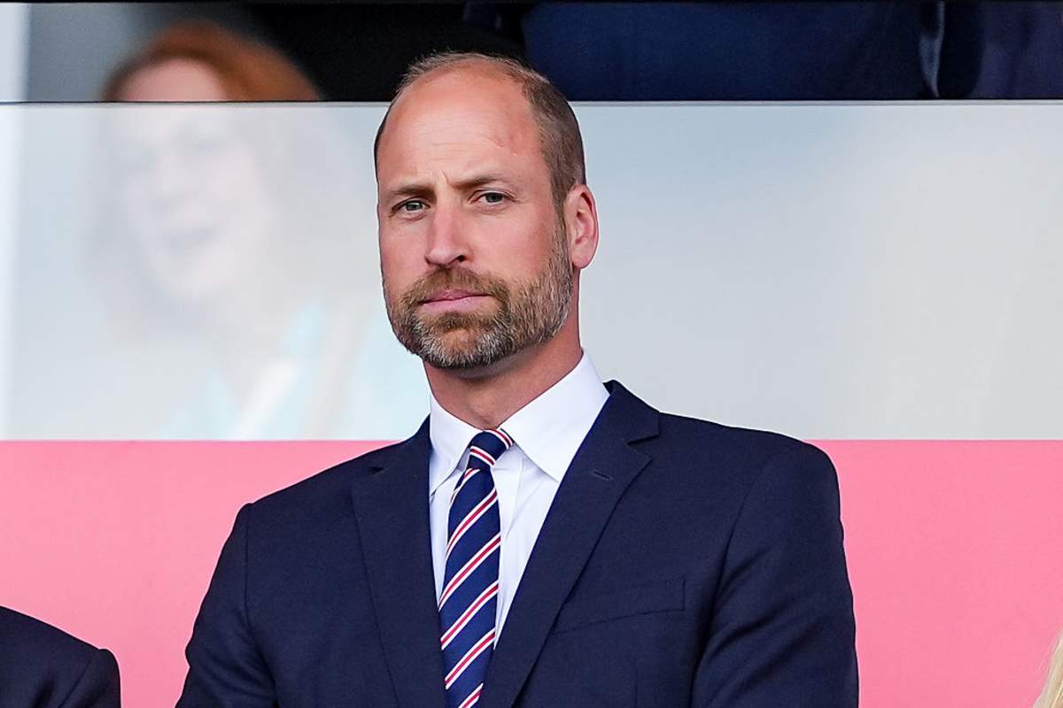Prince William wants Andrew 'as far away as possible' from royal family ...