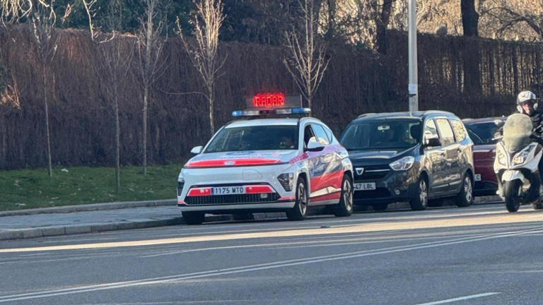 Cazamos un radar del Ayuntamiento de Madrid agazapado junto al parque ...