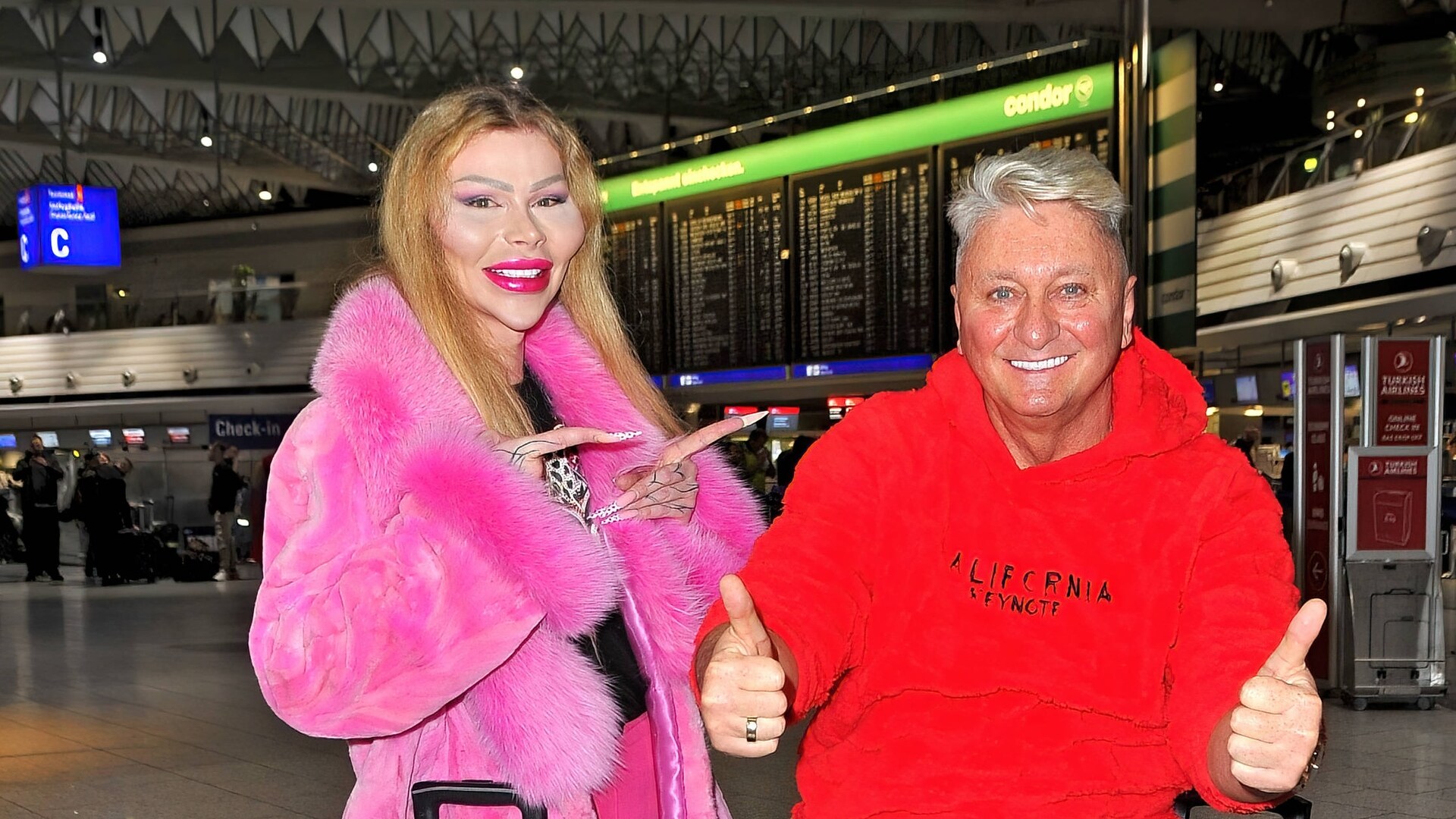 Neues Gesicht: Dschungelcamp-Begleiter hat über 100 Schönheitseingriffe ...