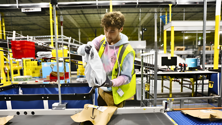 Amazon begins 14,000-job restructuring with 2,500 January layoffs—up to ...