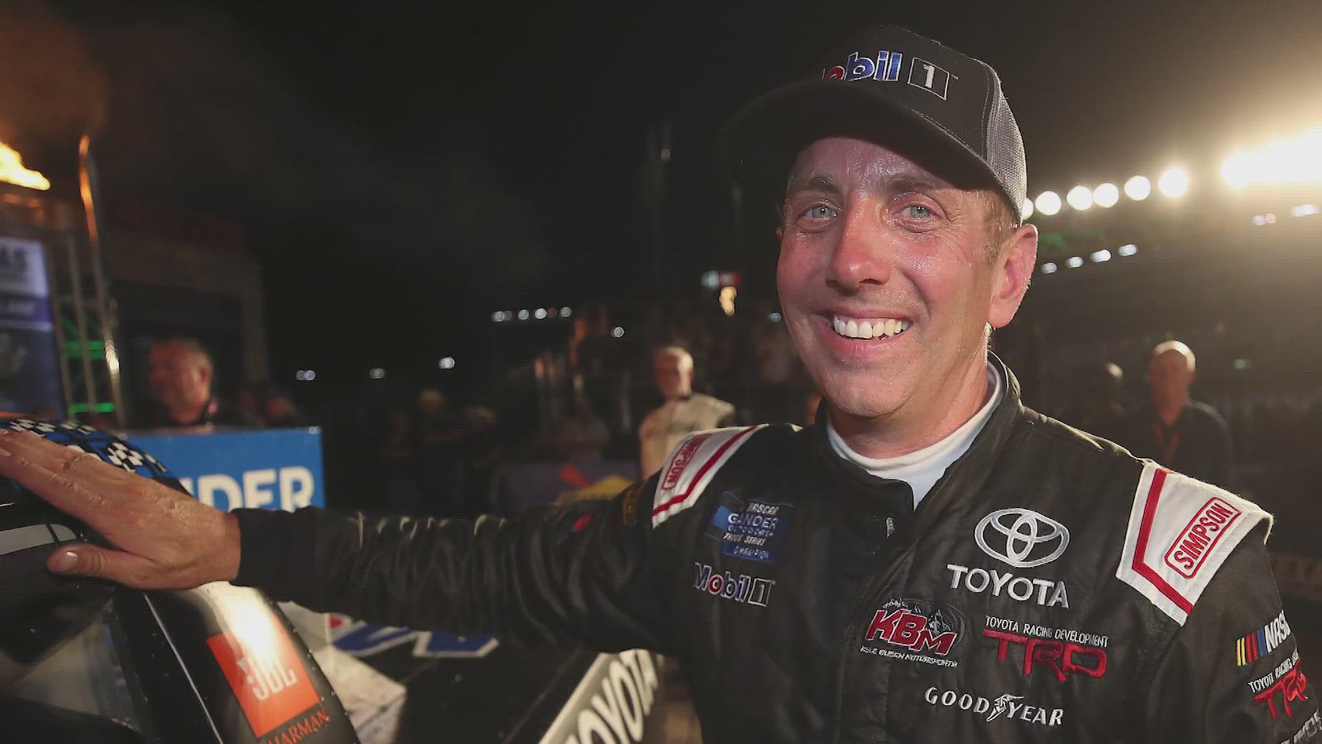 Thousands gather to honor Greg Biffle