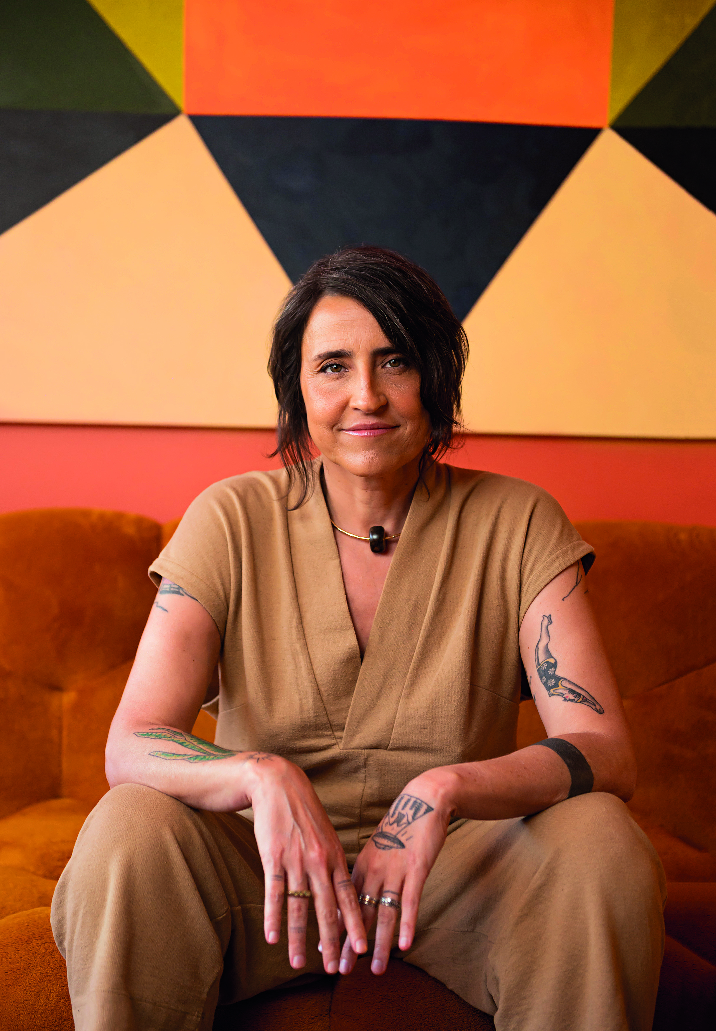 Zoe Dorey ajuda a navegar o mundo contemporâneo com pílulas de ...