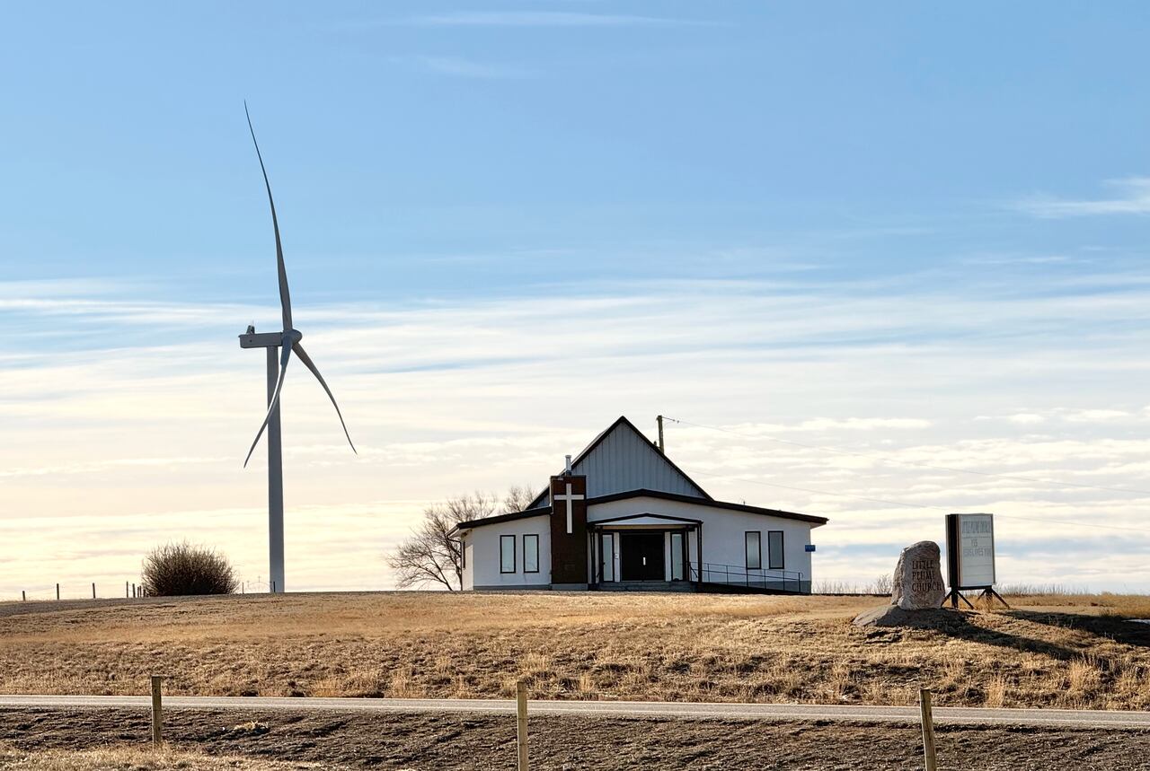 Alberta counties, green power companies await new power rules