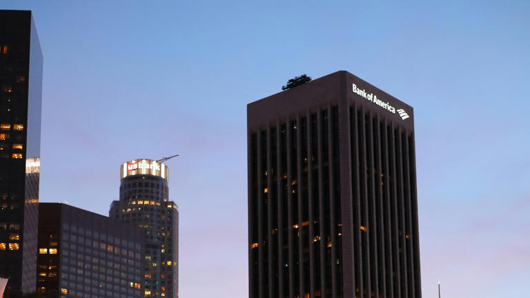 Worried about K-shaped economy? Big banks say it's not even real and ...