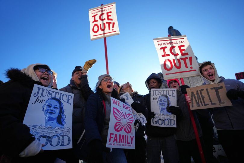 ICE invasion of Twin Cities amid brutal crackdown makes chaos and ...