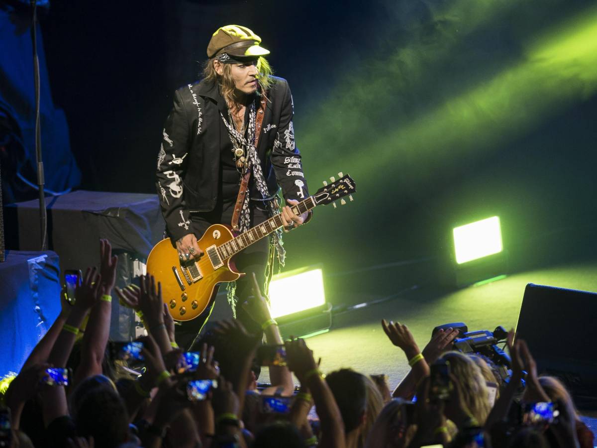 Johnny Depp arriva in Italia con la sua band: tappe, date e prezzi