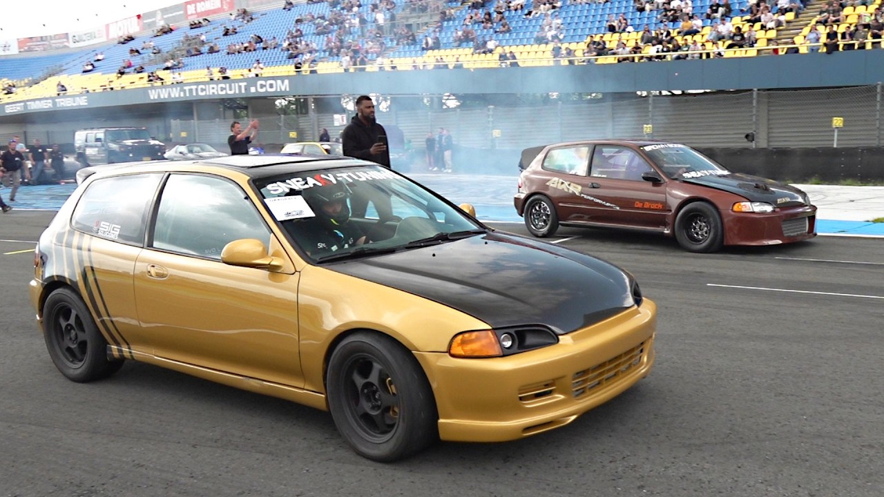 Honda Civic: Monstros do arrancadão se enfrentam
