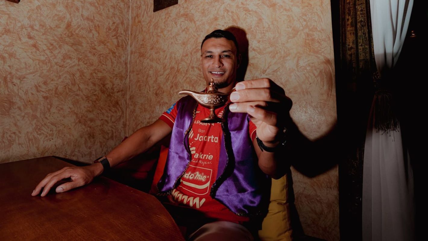Bikin keluarga bahagia! Alaeddine Ajaraie bongkar cerita gabung Persija ...
