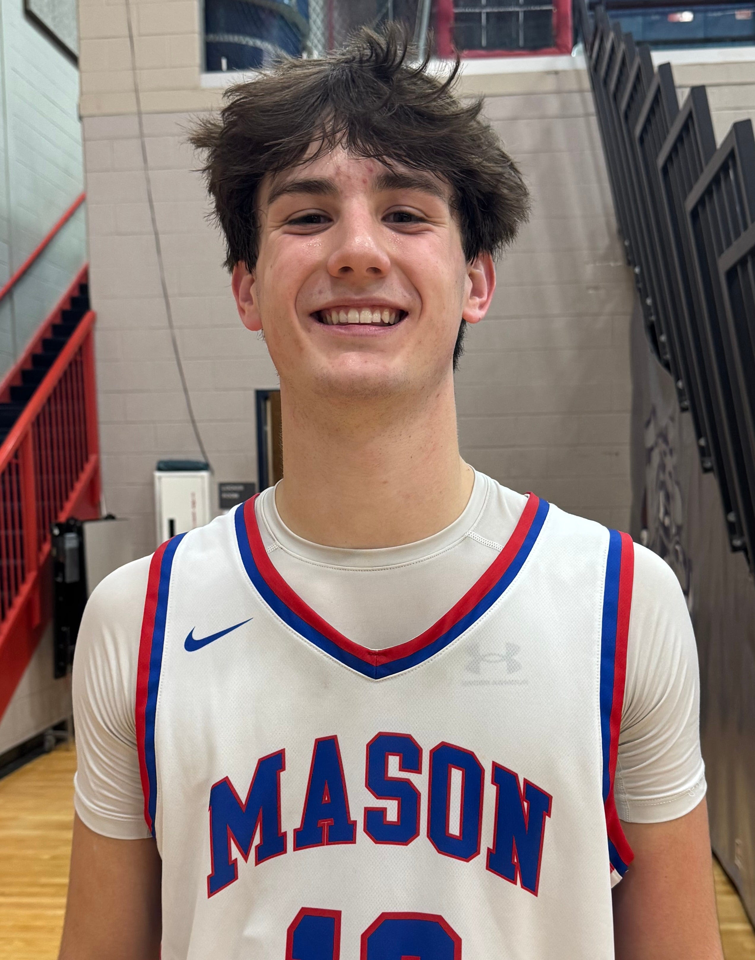 Luke Goss helps Mason basketball top Eastern in CAAC Red battle for first