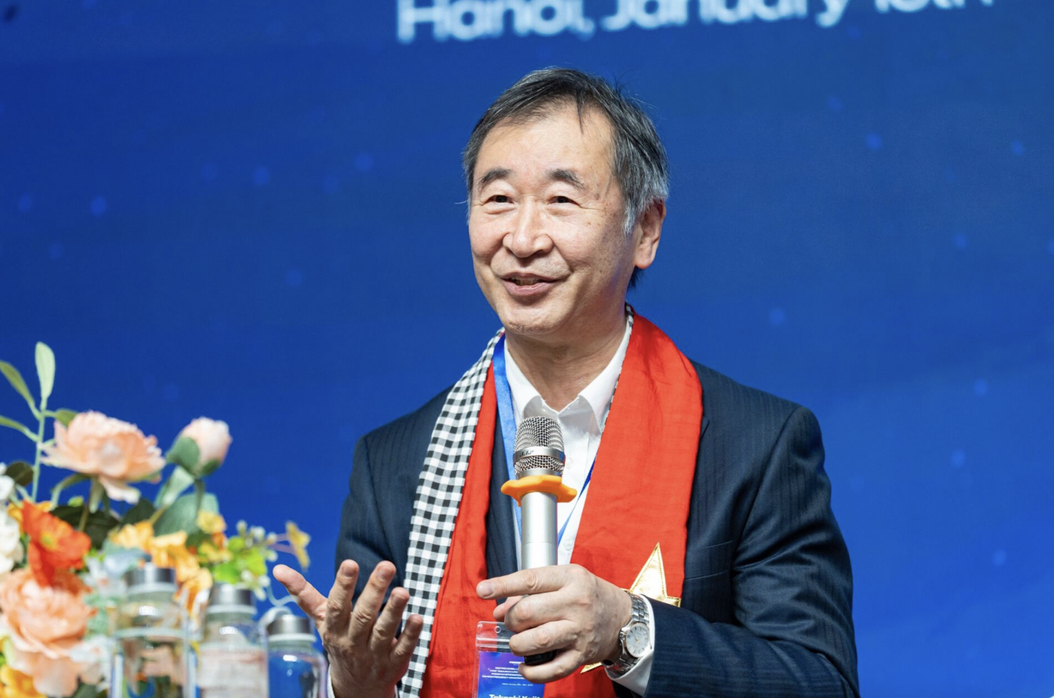 Nobel laureate Takaaki Kajita inspires Vietnamese students with ...