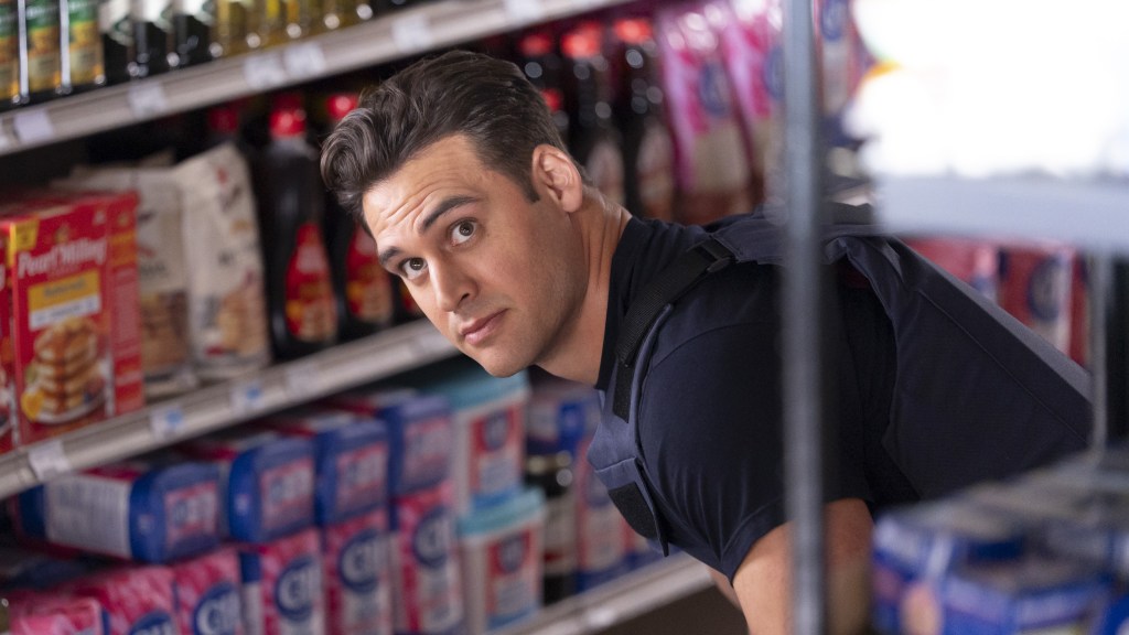 ‘9-1-1's Ryan Guzman teases Eddie's romantic prospects: "Something in ...