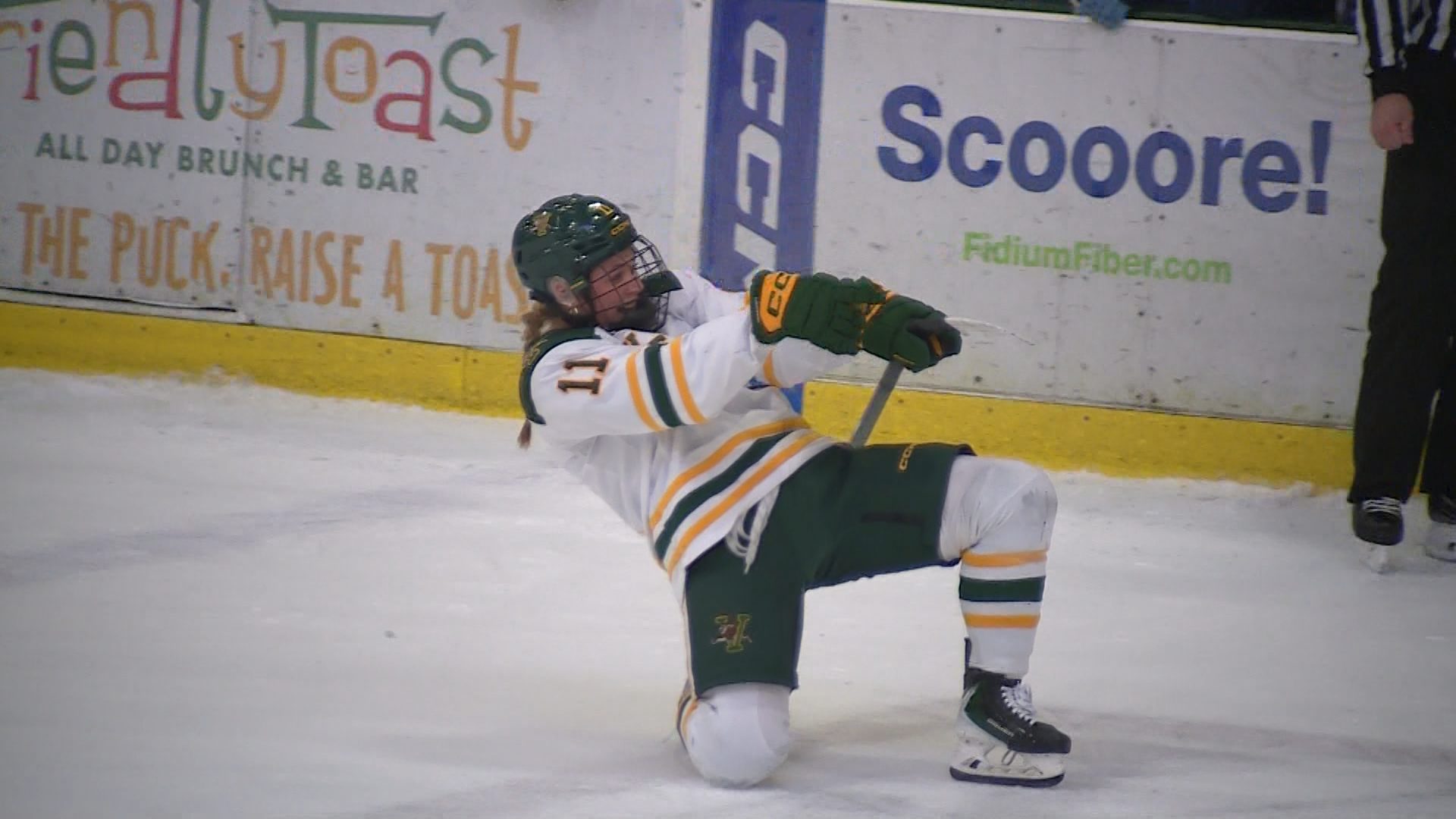 Vermont, Maine battle to bitter end at Gutterson Field House