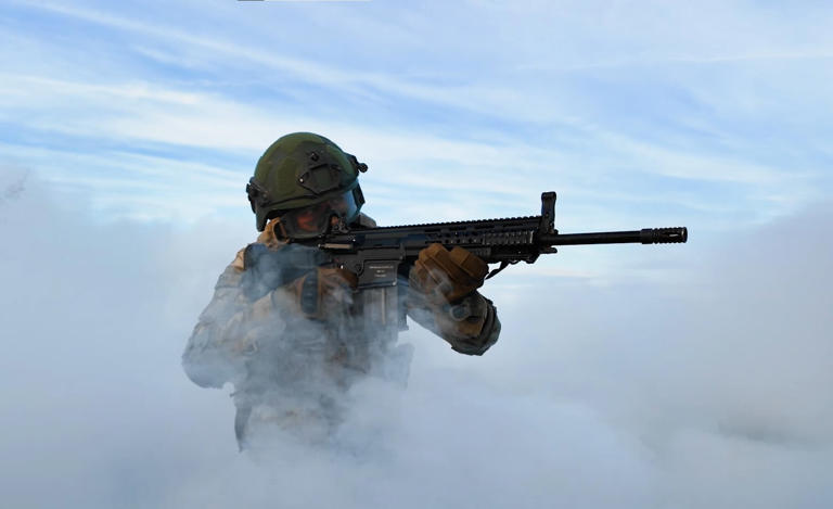 Vatan savunmasının kahramanları zorlu eğitimlerden geçiyor