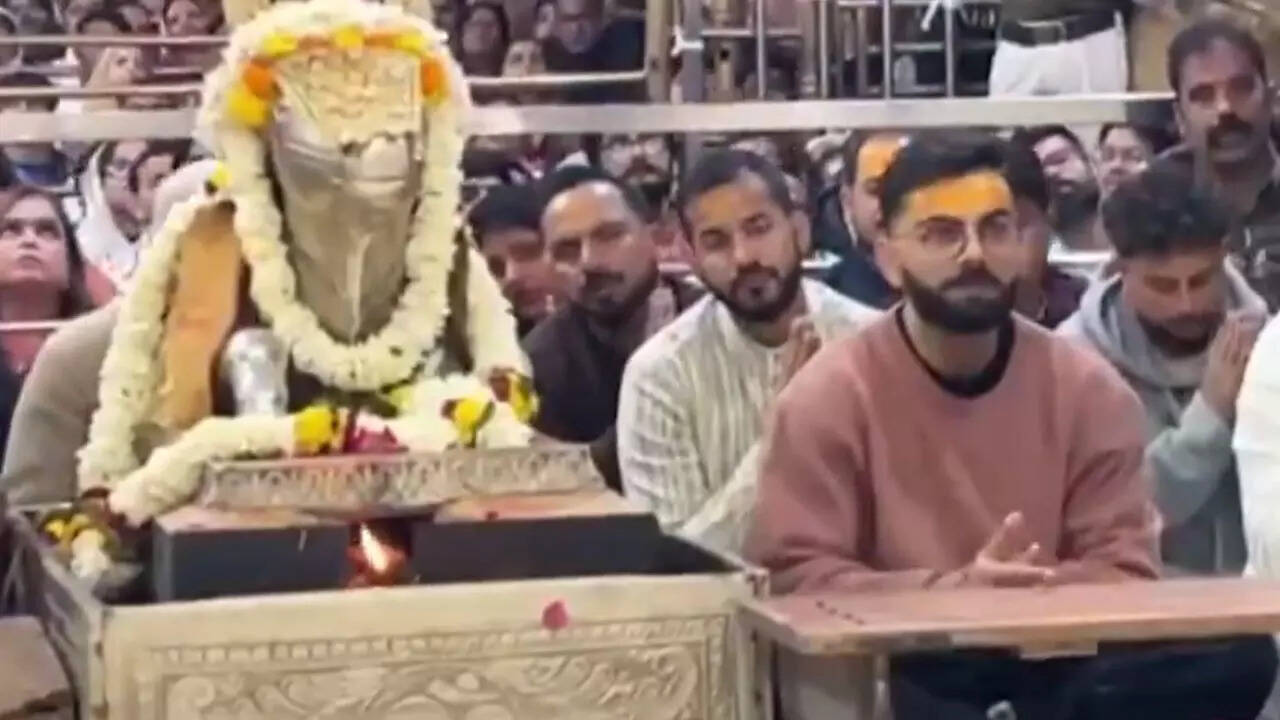 Virat Kohli chants 'Jai Shree Mahakal' during visit to Mahakaleshwar ...