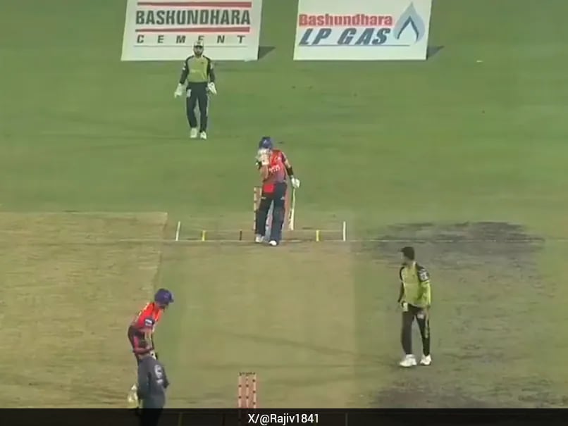 Video: Pakistan star Sahibzada Farhan mocks bowler, catastrophe unfolds ...