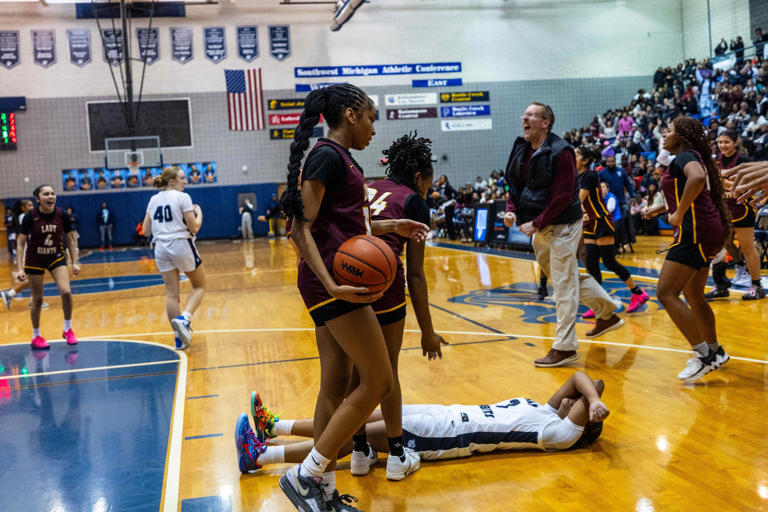 See photos as Kalamazoo Central hoops sweeps Loy Norrix in rivalry ...