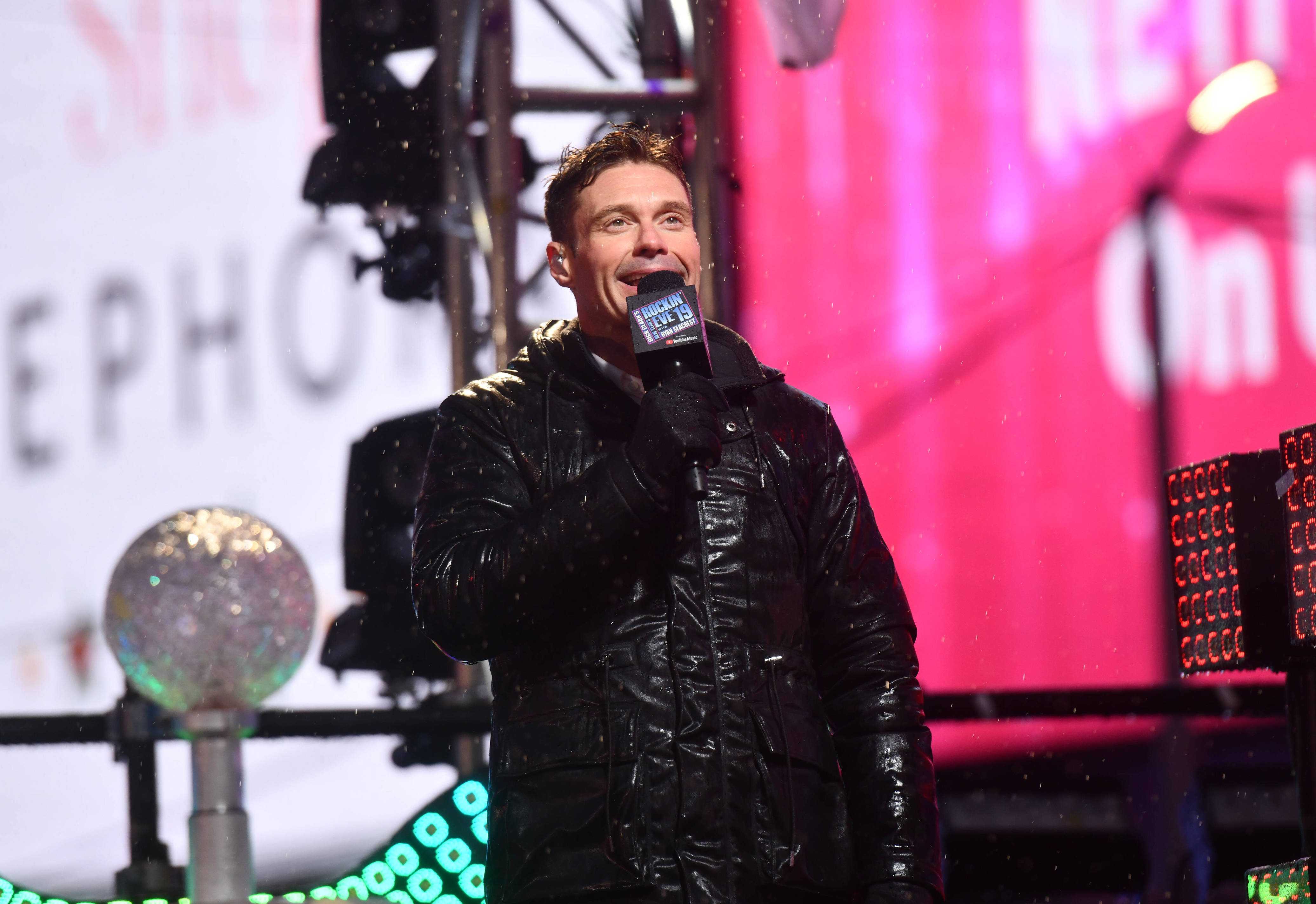 Celebrity Wheel of Fortune’s Ryan Seacrest is reportedly lonely due to ...