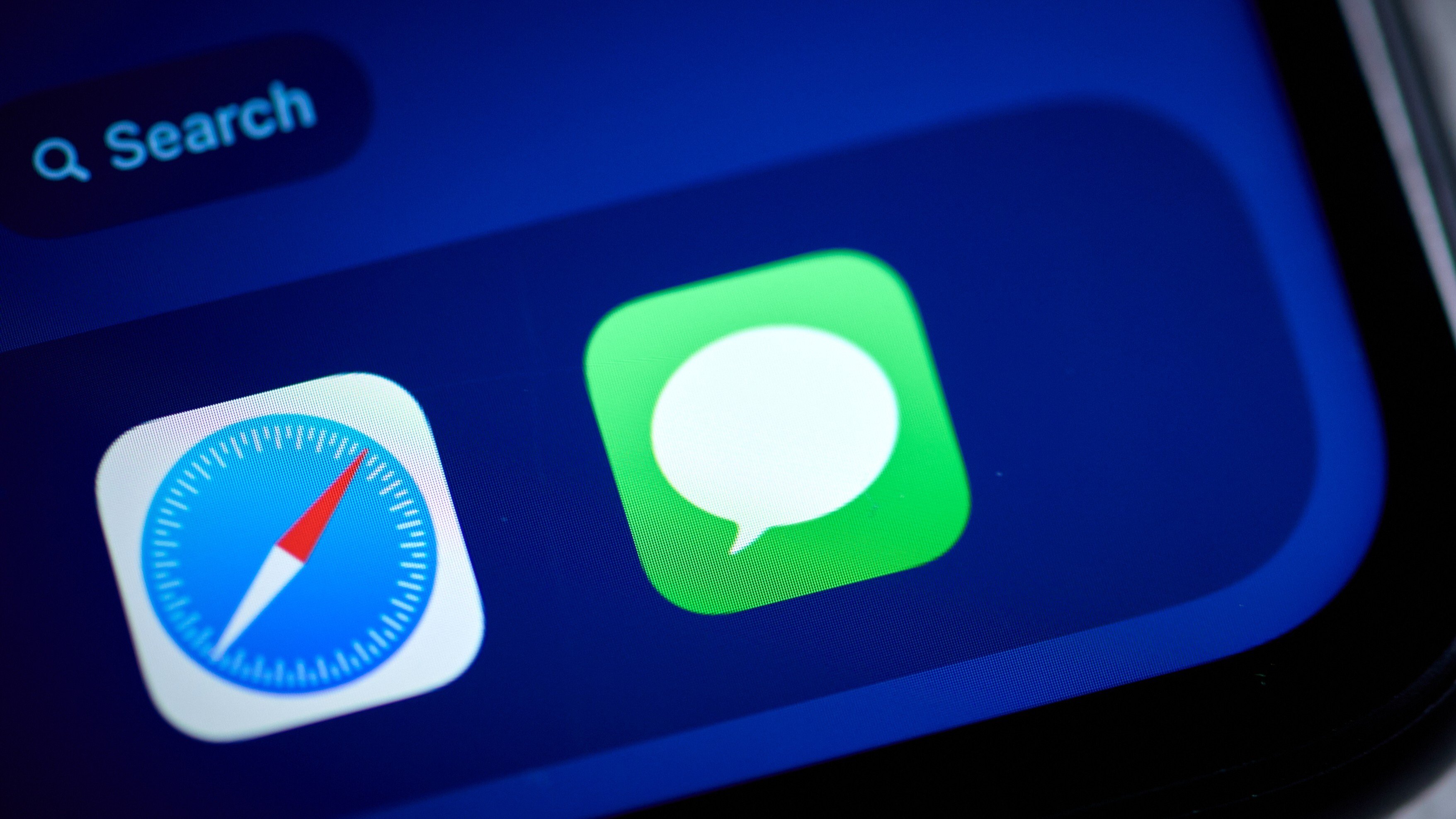 Next iPhone update may let you send encrypted RCS messages to Android