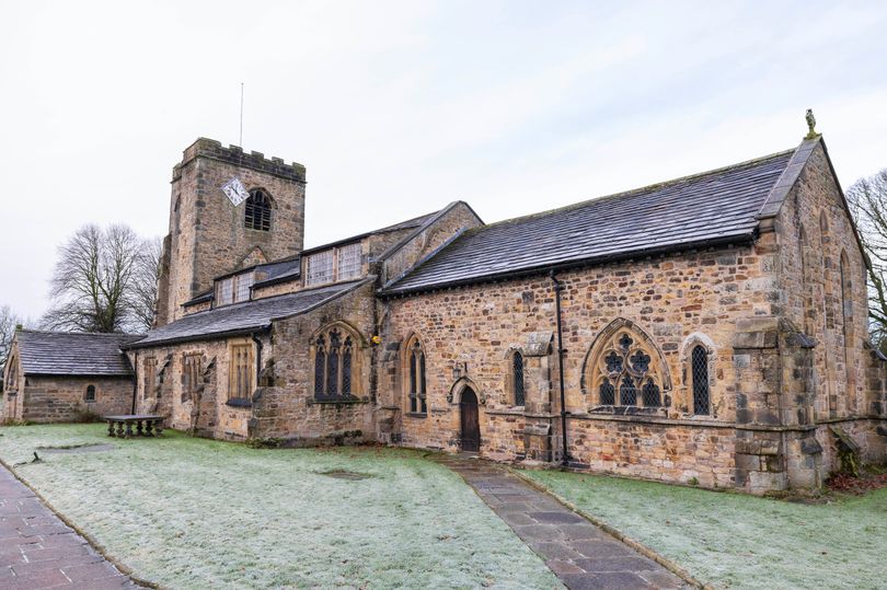 Magical Lancs village with award-winning pub minutes away from Roman ruins