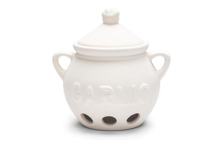 The best way to store garlic to maximize its health benefits