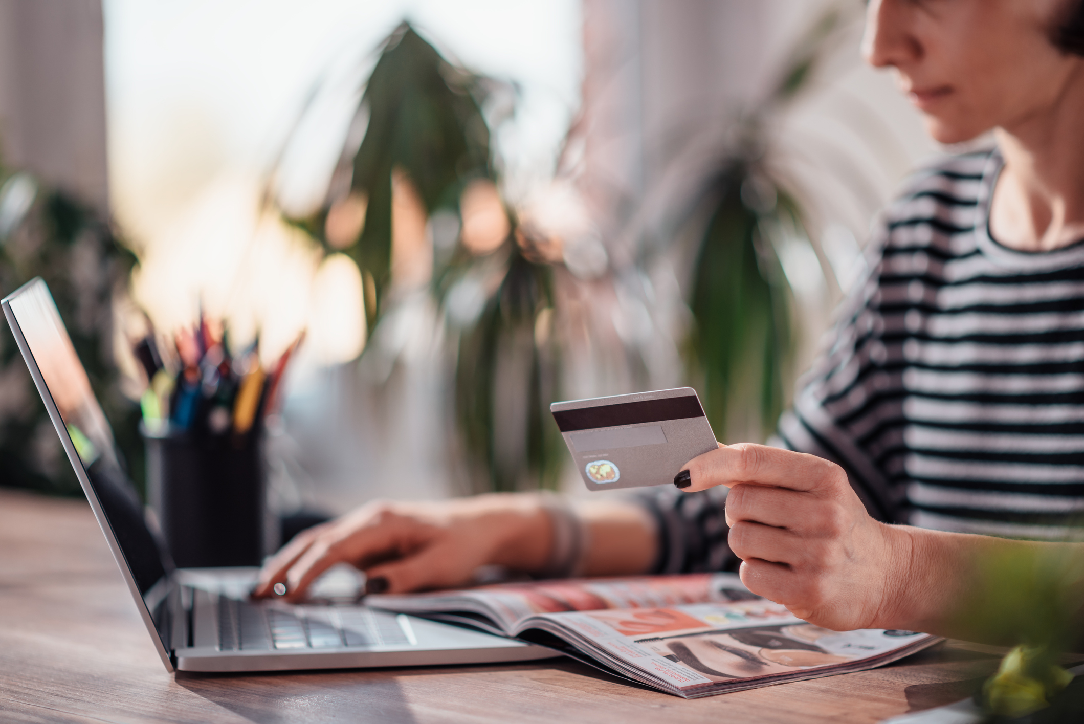 How to properly use a credit card to finance your small business