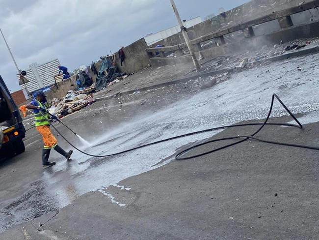 Durban's M4 homelessness crisis: Vagrants return despite municipal ...