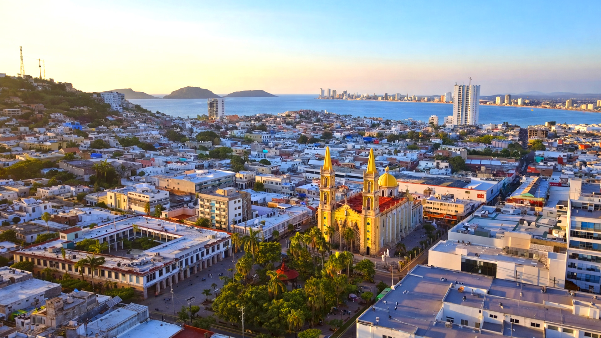 Wat maakt Mazatlán uniek vergeleken met andere Mexicaanse steden?