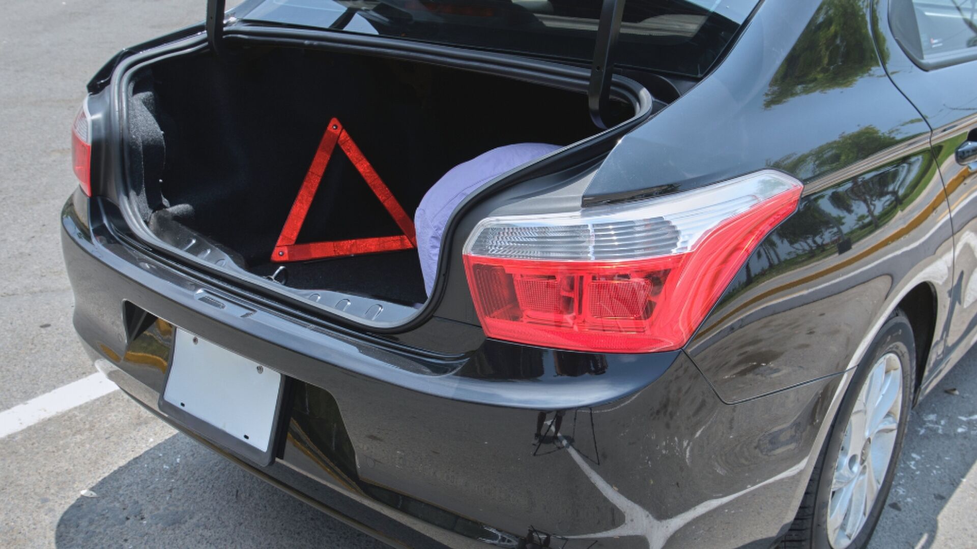 Gevarendriehoek in Nederland: verplicht, verboden of afgeschaft?