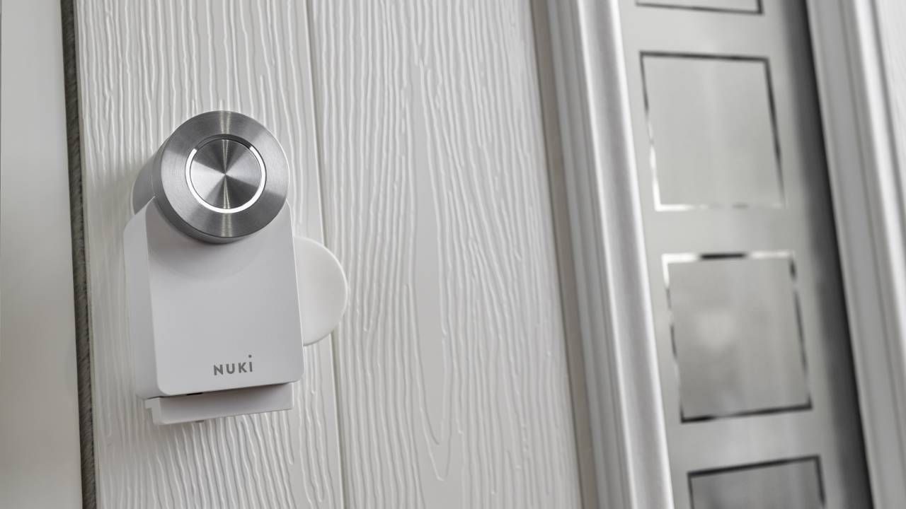 5 smart lock features you need and 1 you don't