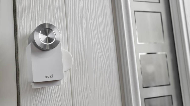 5 smart lock features you need and 1 you don't