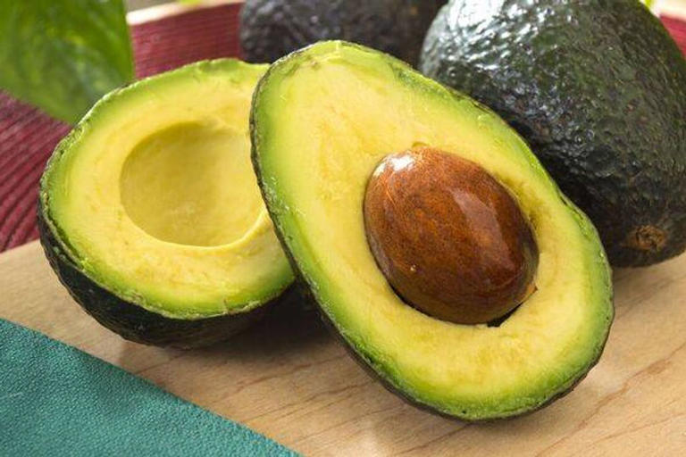 Quick and easy way to remove avocado stone - and you don't need a knife