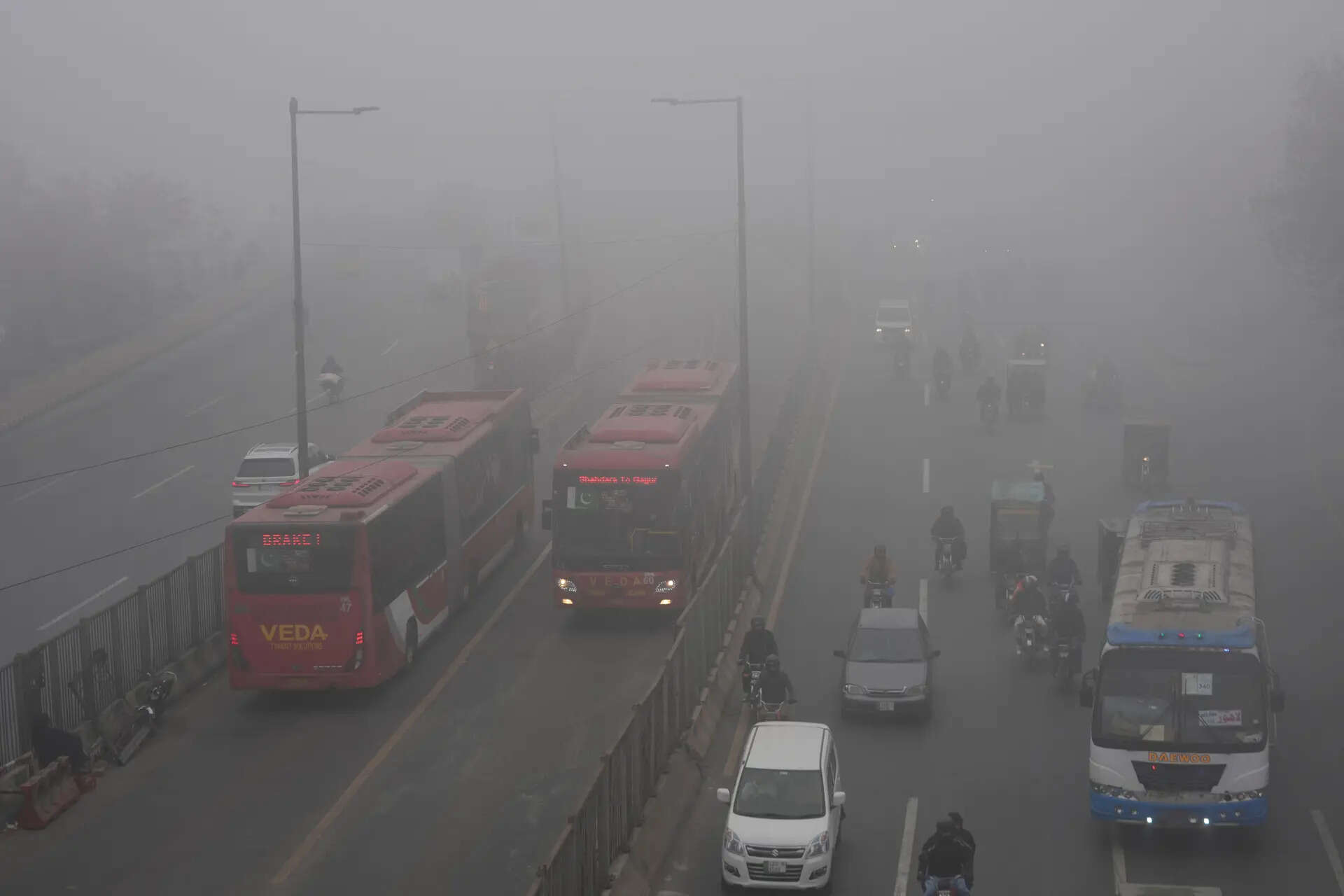 Six children among 14 killed in road accident due to fog in Pakistan's ...