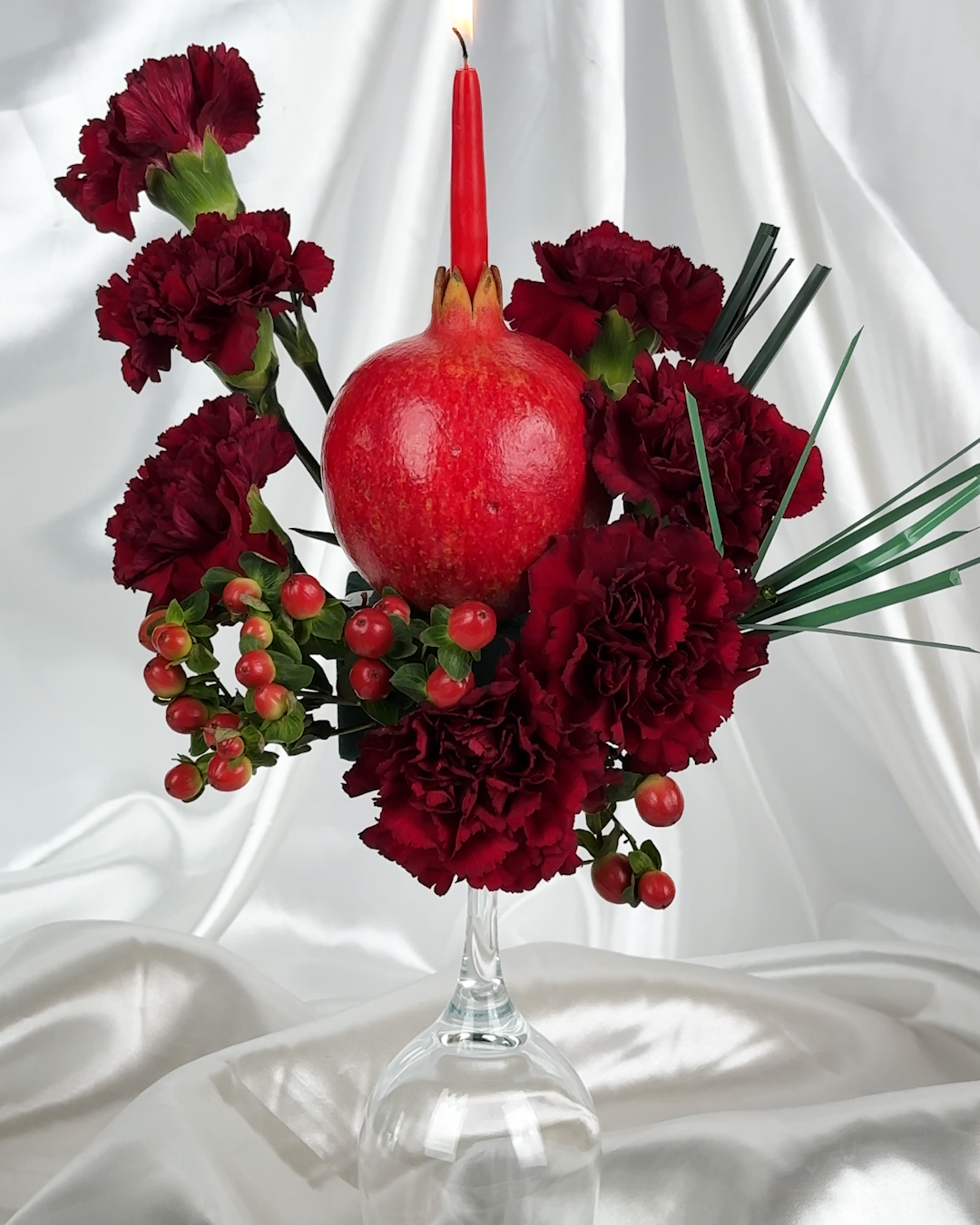 Transform your table with floral candle decor🕯️💐