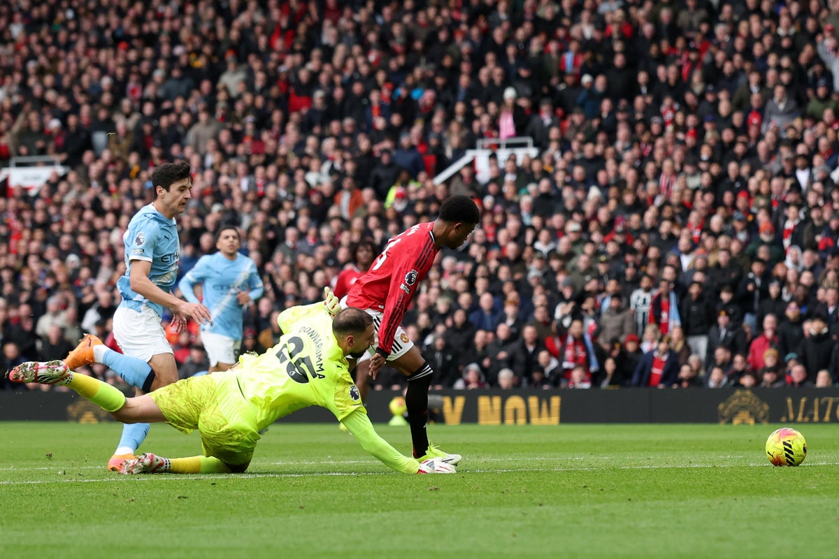 Amad Diallo’s goal is ruled out for offside as hosts pile on pressure