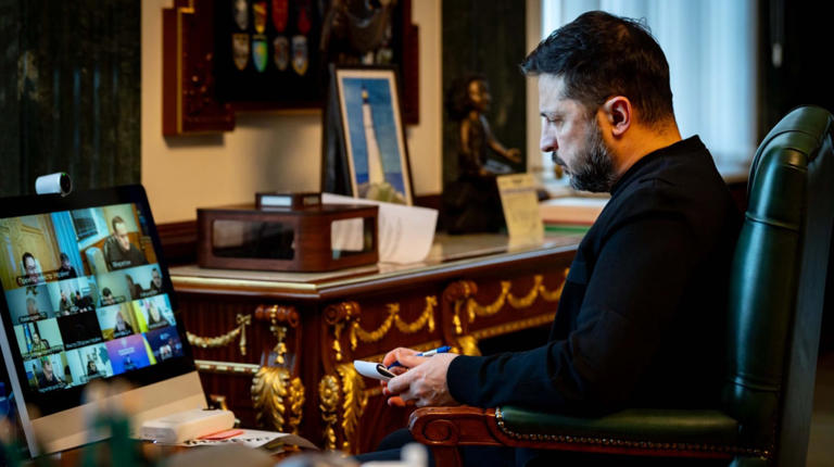 Zelenskyy holds call over Kyiv buildings still without heating and ...