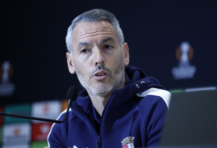 Carlos Vicens quer reação forte em Tondela após "semana horrível" do Braga