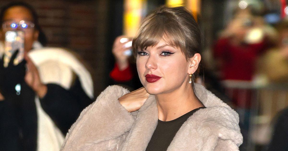 Taylor Swift's bachelorette blowout! How pop phenomenon is 'set to blow ...