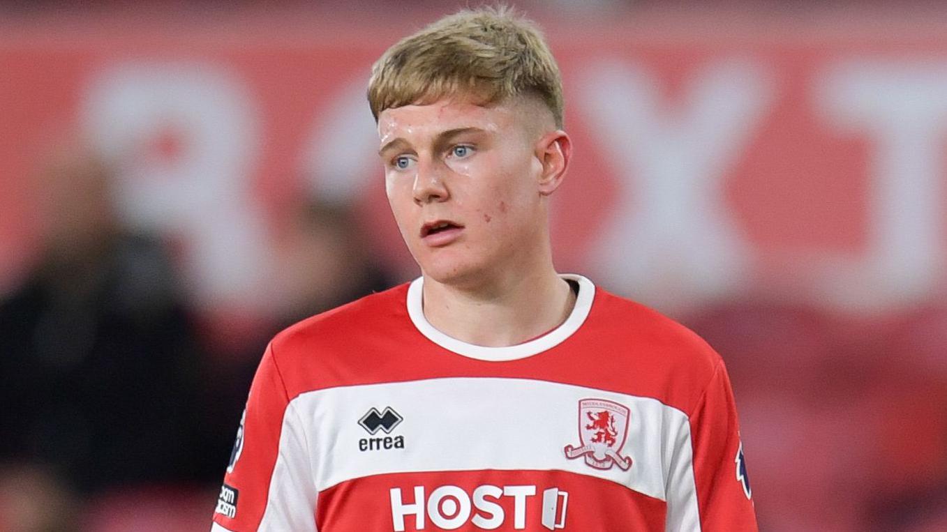 Barnsley sign Middlesbrough prospect Lennon