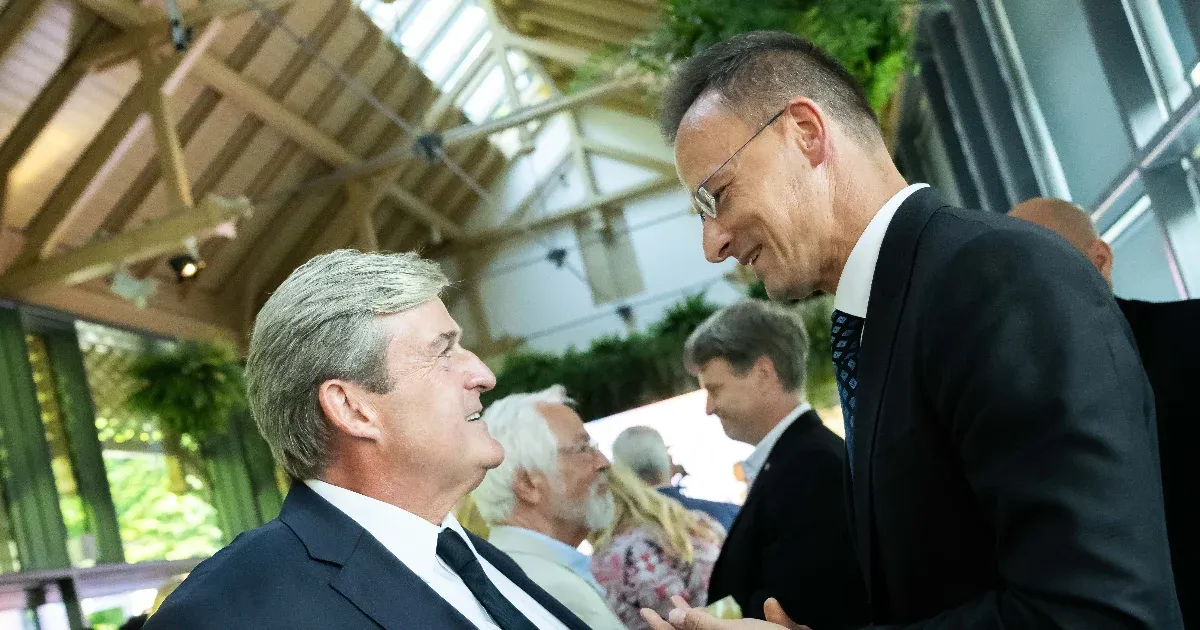 A kormánymédia bajnaizva támadja Kapitány Istvánt, Magyar Péter egy ...