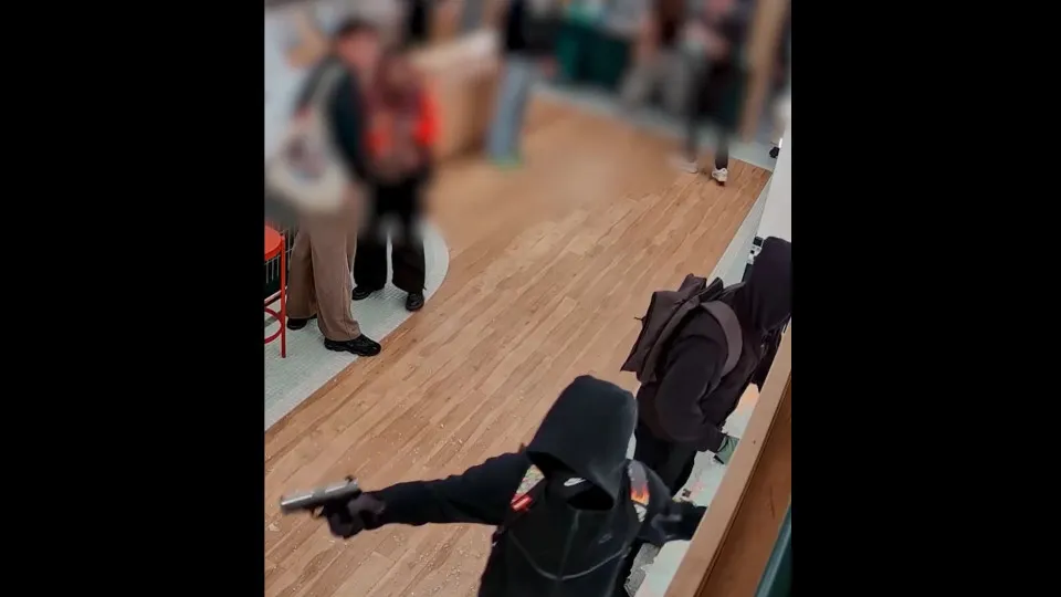 Trio armado rouba 95 mil euros em cartas de Pokémon em Nova Iorque