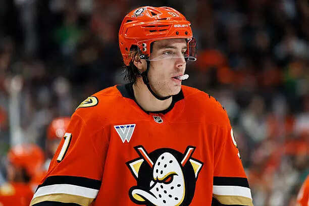 NHL injury update: Leo Carlsson's Olympic eligibility questioned due to ...