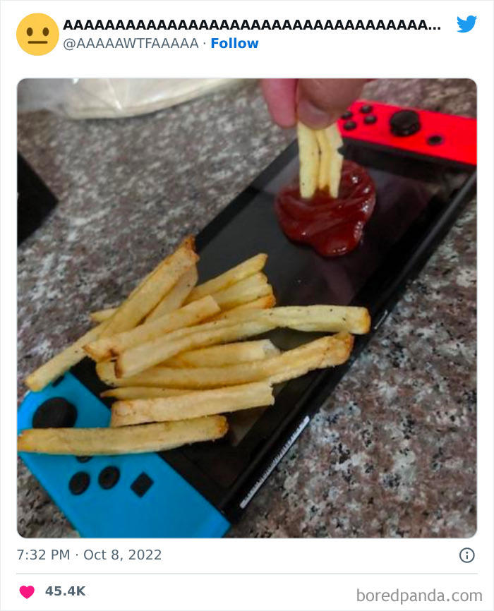 37 random pics from the internet that are so weird they’re funny