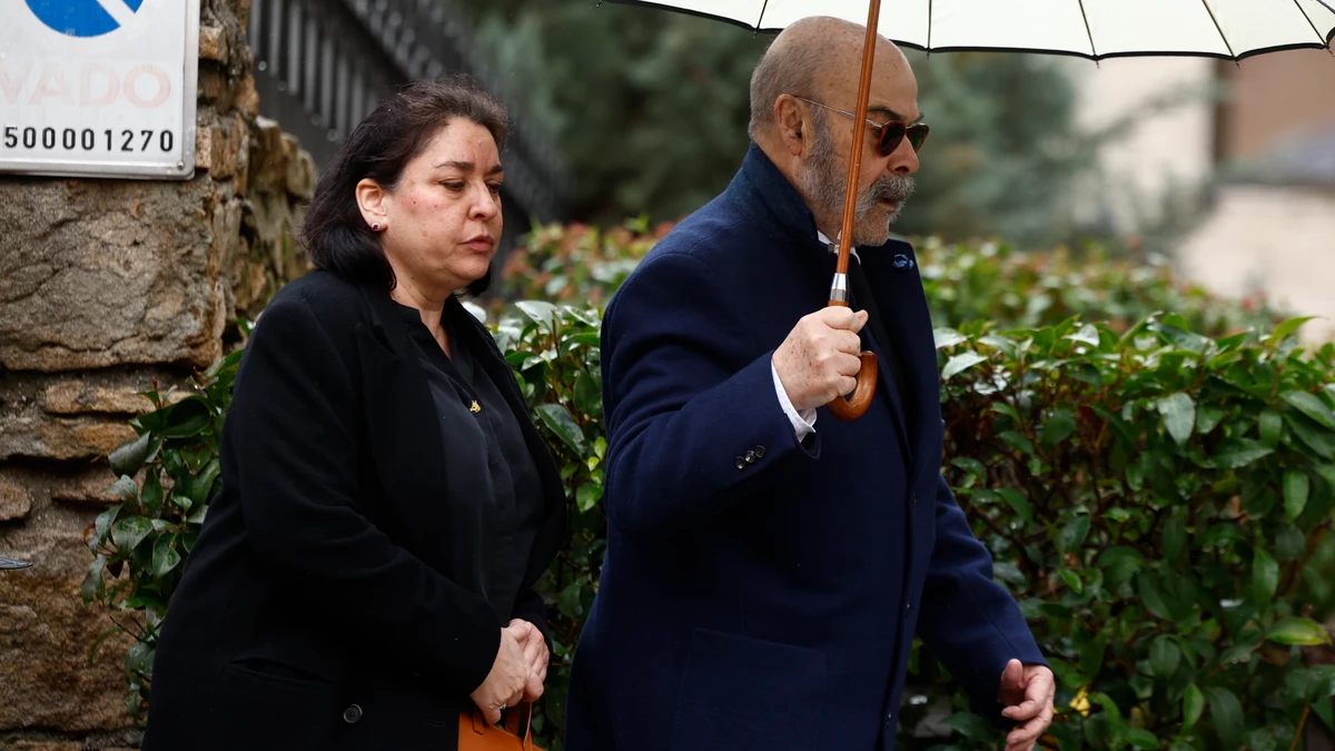 Antonio Resines y su mujer, Ana Pérez-Lorente, arropan a la Familia ...