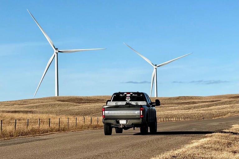 Alberta counties, green power companies await new power rules