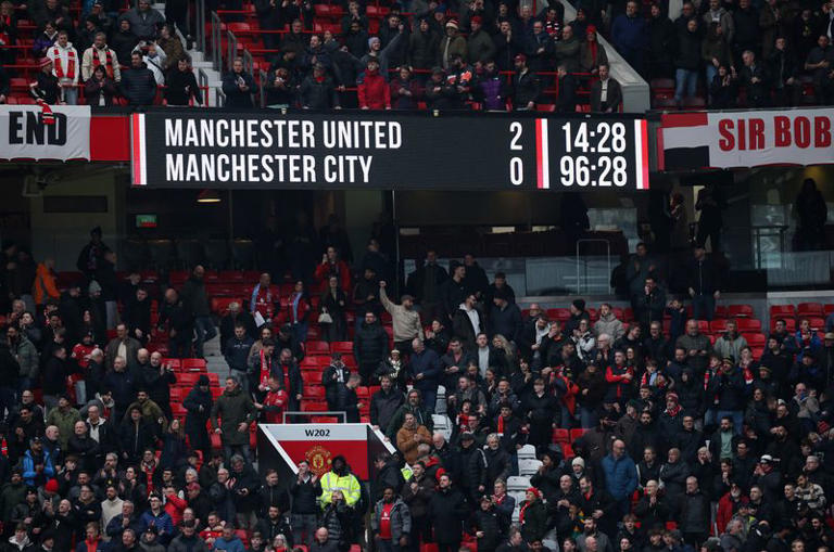 Soccer-Carrick rekindles Old Trafford magic in perfect start