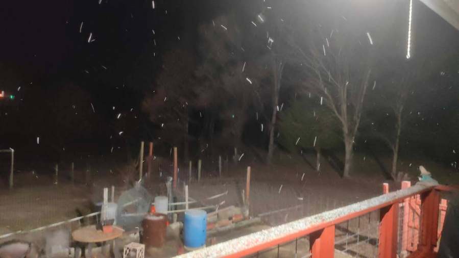 Dusting of snow seen Saturday morning in Mid-South