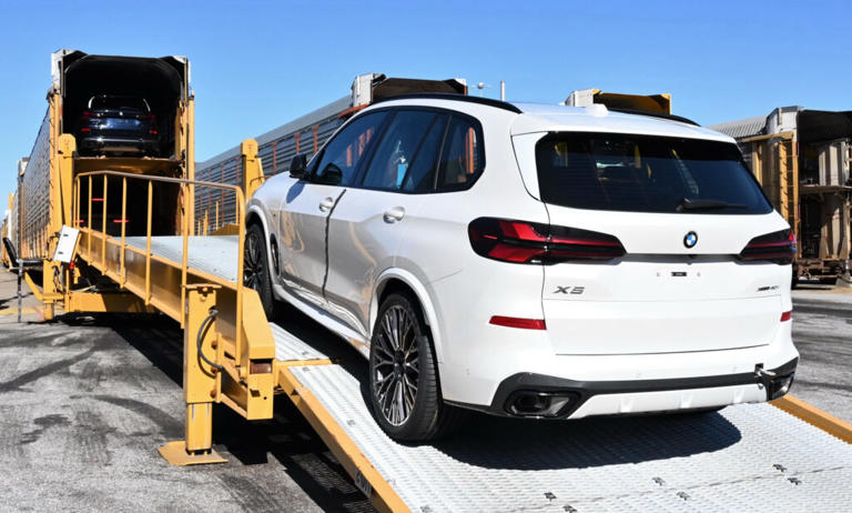 Luxury sales keep surging as the middle class quietly gets priced out