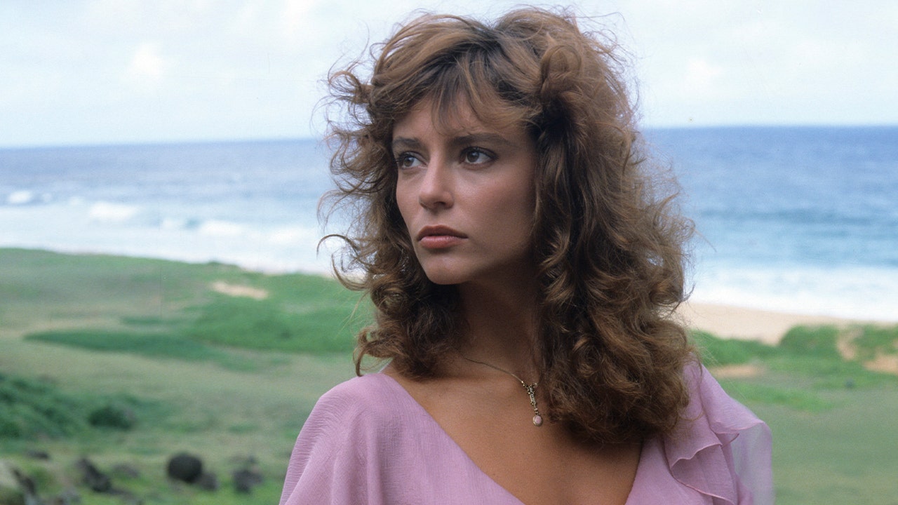 'Thorn Birds' star Rachel Ward fires back at fans who mocked her ...