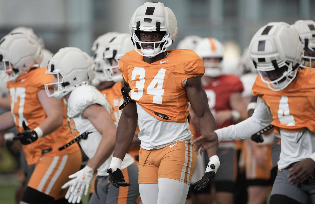 Former Tennessee Vols defender with elite athleticism transfers to ...