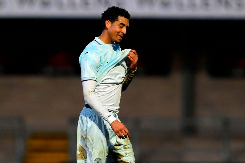 Torquay United 1 Maidstone United 1 - Nine-man Gulls draw with ten-man ...